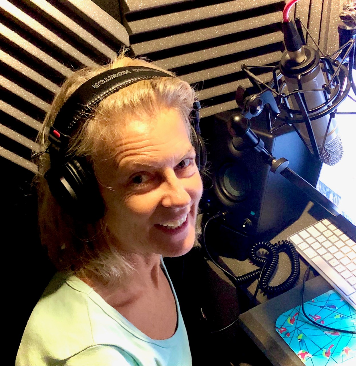 Bridget Thomas on VoicesUK® - Audition & hire this British voiceover artist (★★★★★)